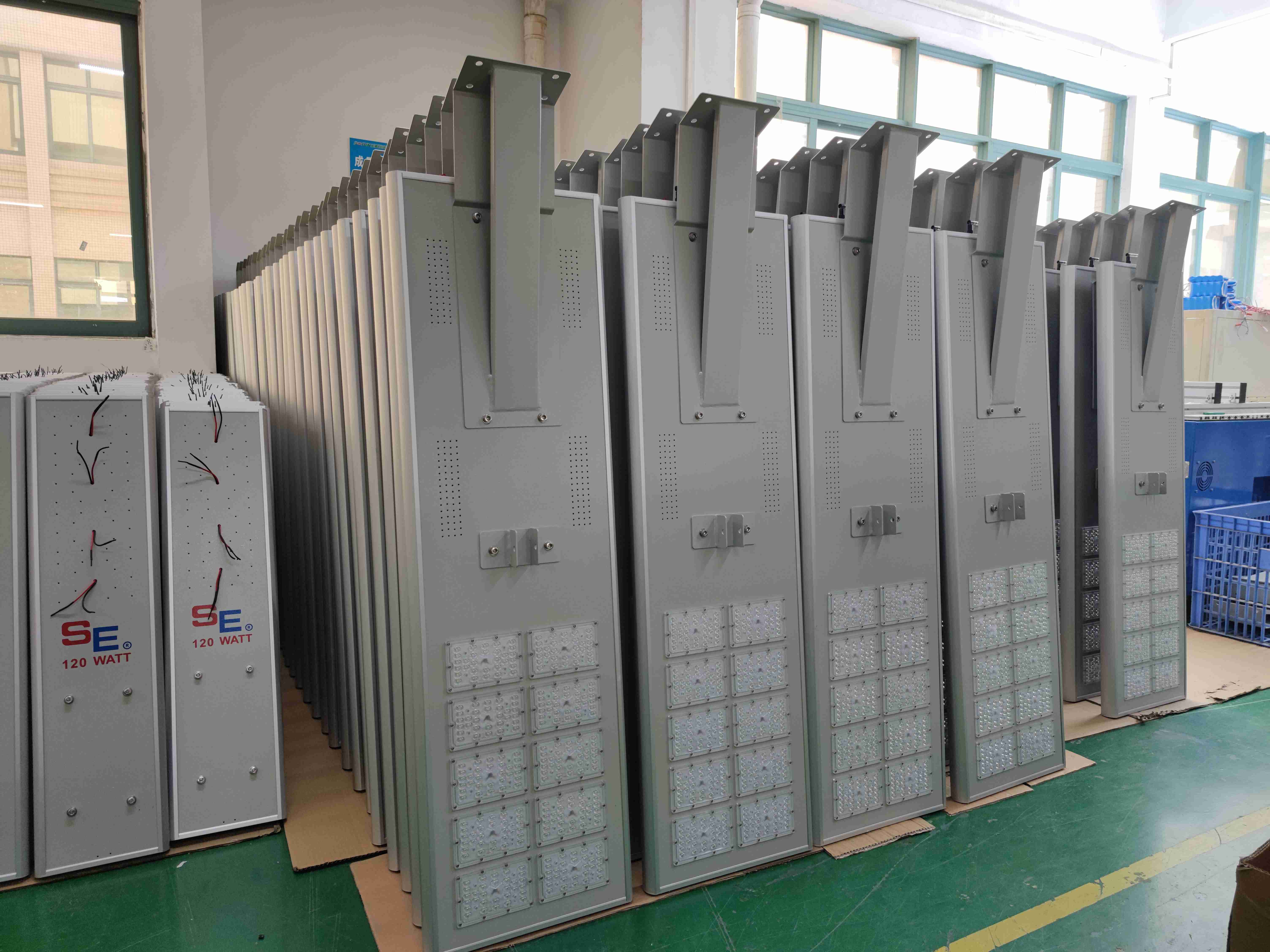 500 Solar Street Lights for Mexico Highway | Turnkey Off-Grid Road ...